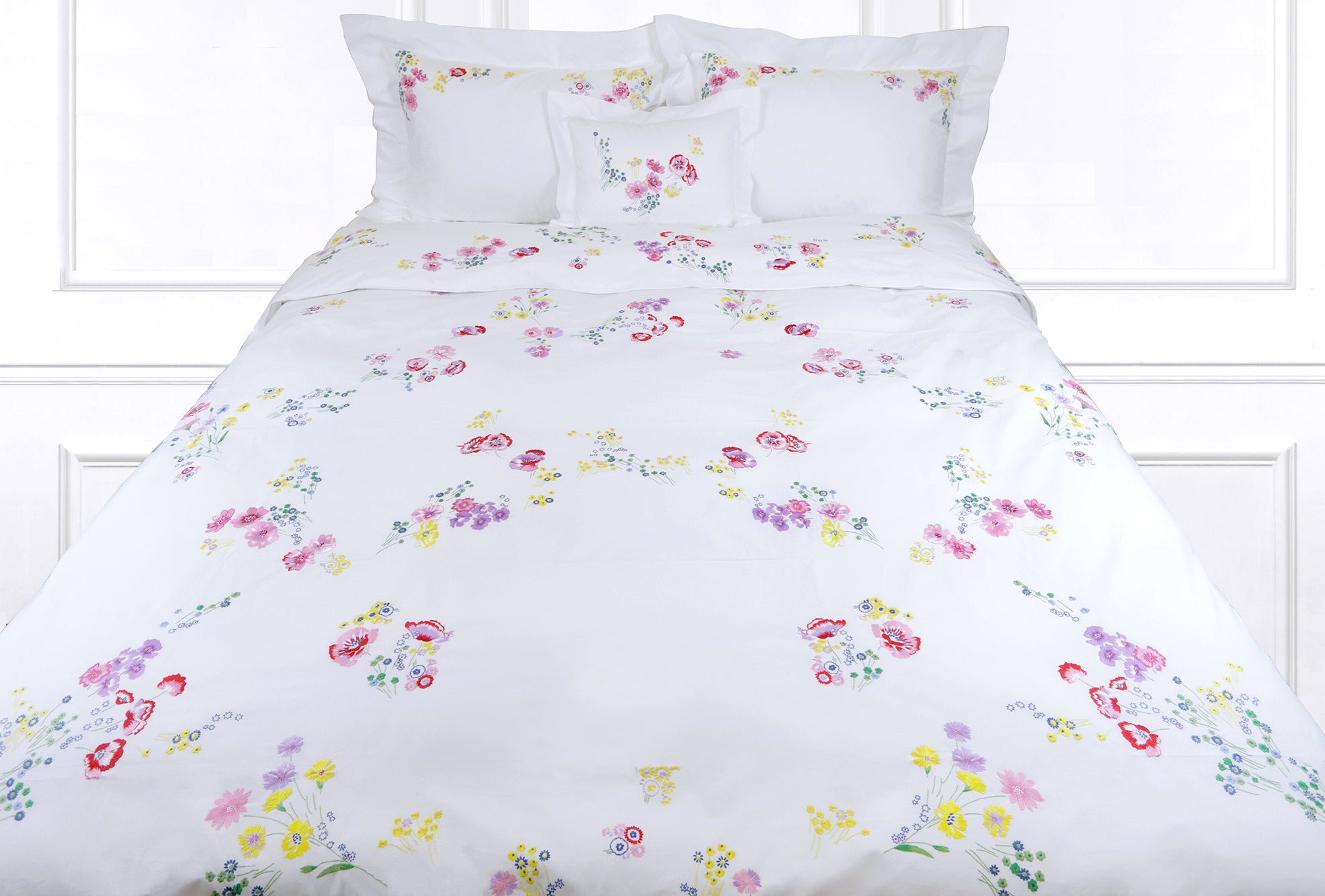 Fleurs d'Avril Emb. Bed Linens – D Porthault